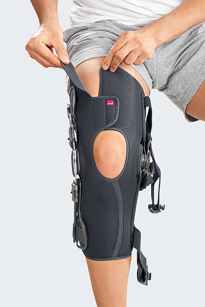 medi Soft OA knee brace medi